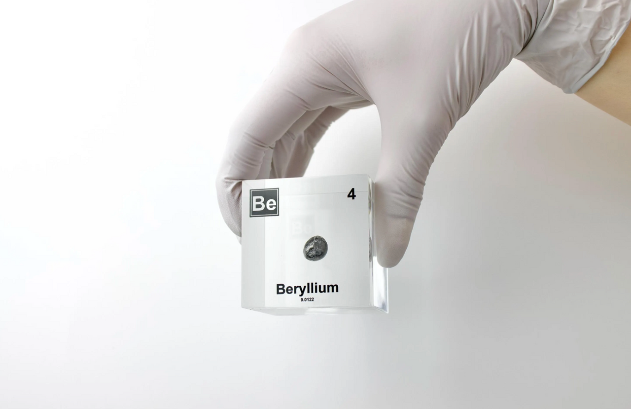 Beryllium Element Cube – Engineered Labs