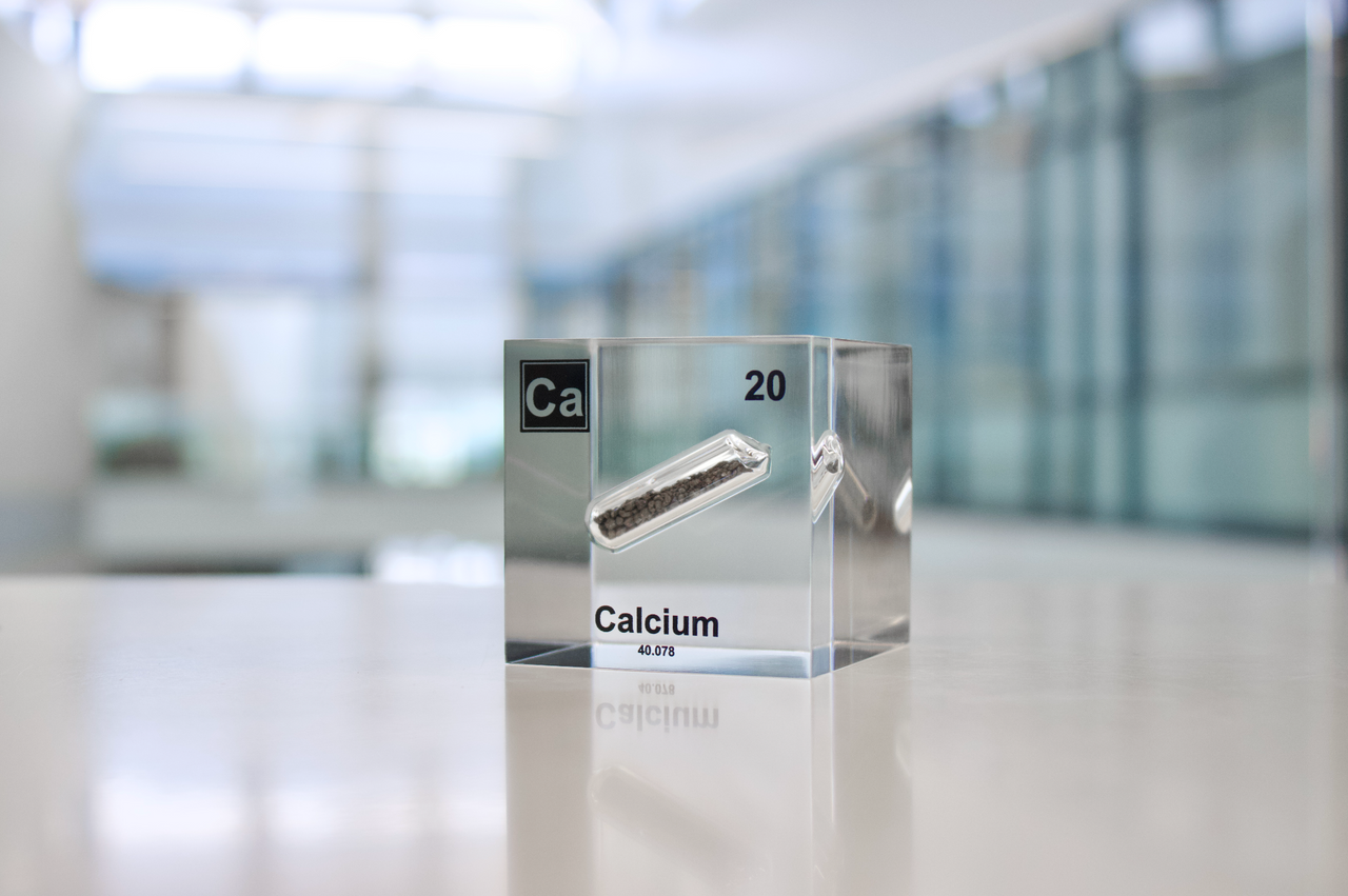Calcium Element Cube – Engineered Labs
