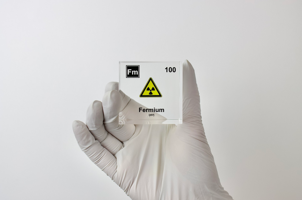 Fermium Element Cube – Engineered Labs