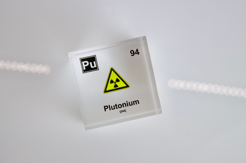 Plutonium Element Cube – Engineered Labs