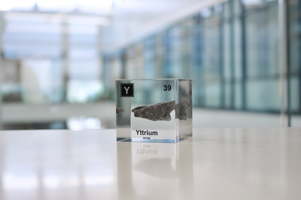 Yttrium Element Cube – Engineered Labs